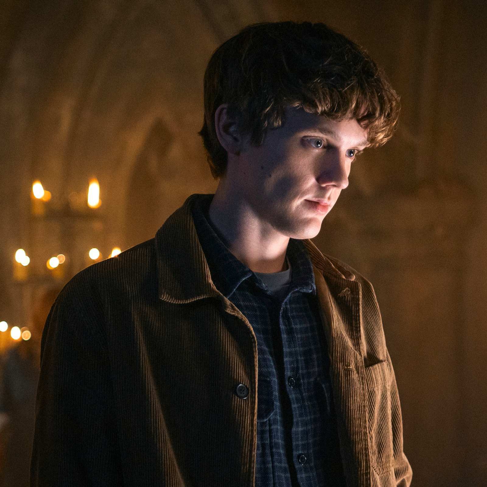 "Wednesday" Tyler-Star: Outing nachdem er DIESE Serie guckte | BRAVO