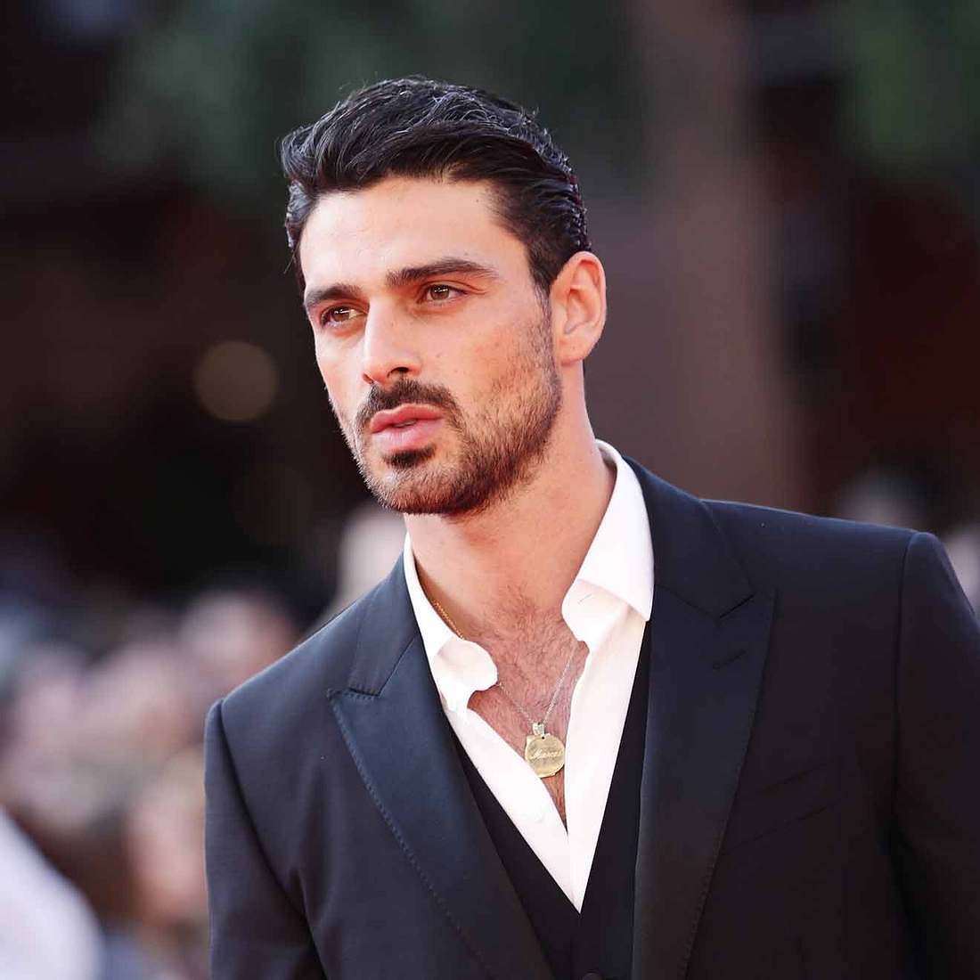 „365 Tage”-Star Michele Morrone verrät: Ist Laura wirklich tot? | BRAVO