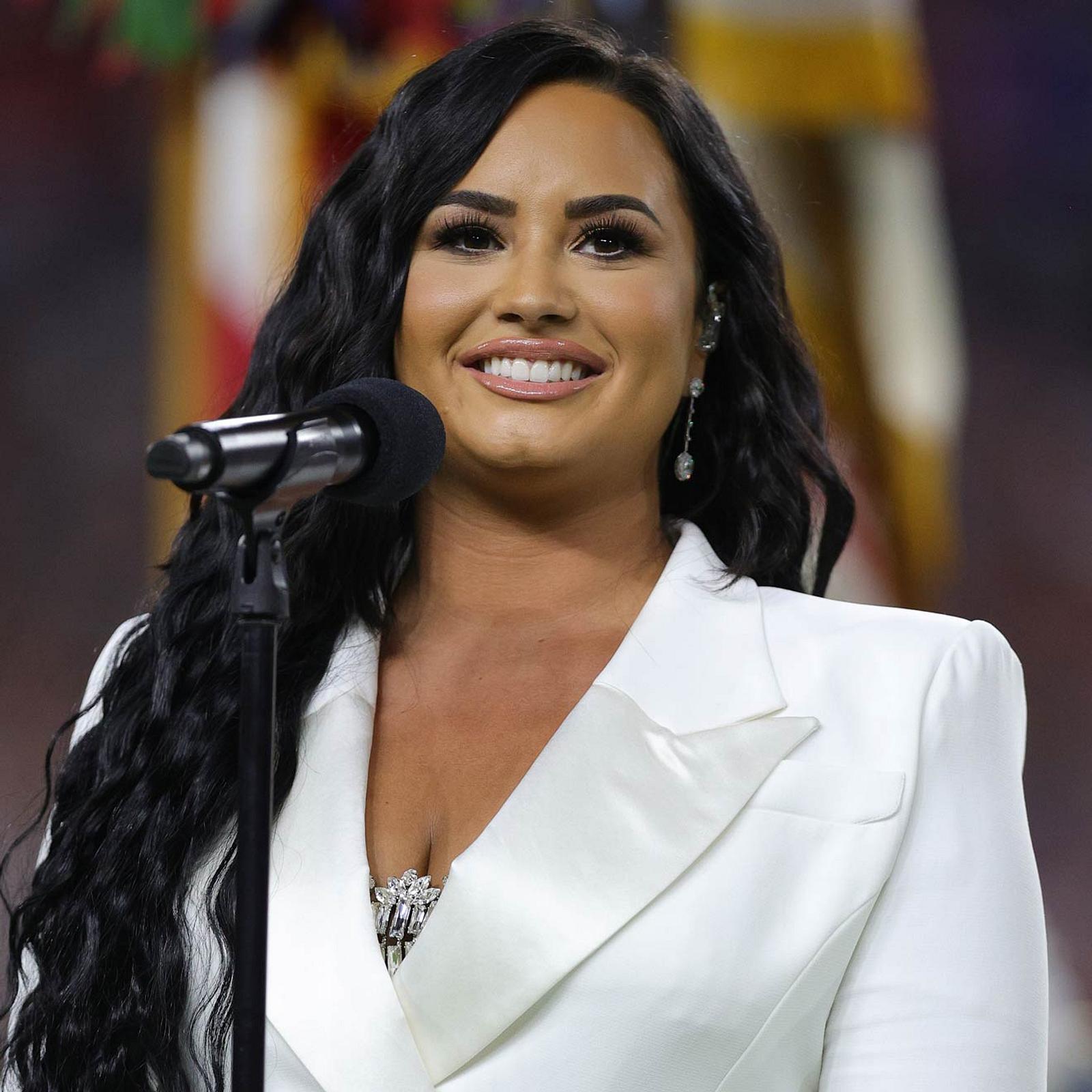 Demi Lovato greift Donald Trump an | BRAVO Demi Lovato greift Donald Trump an | BRAVO