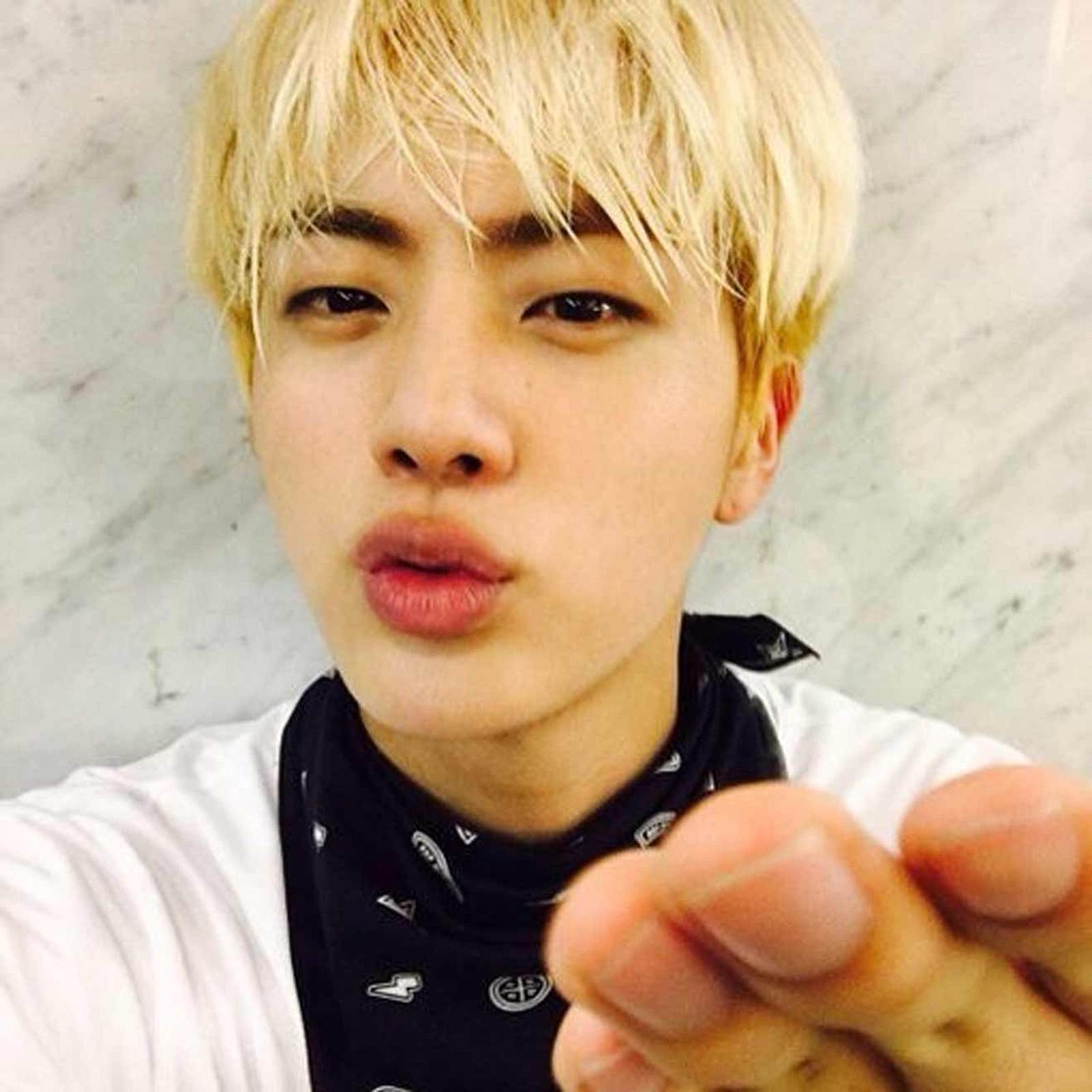 Jin | Die coolsten Haar-Styles von BTS | BRAVO