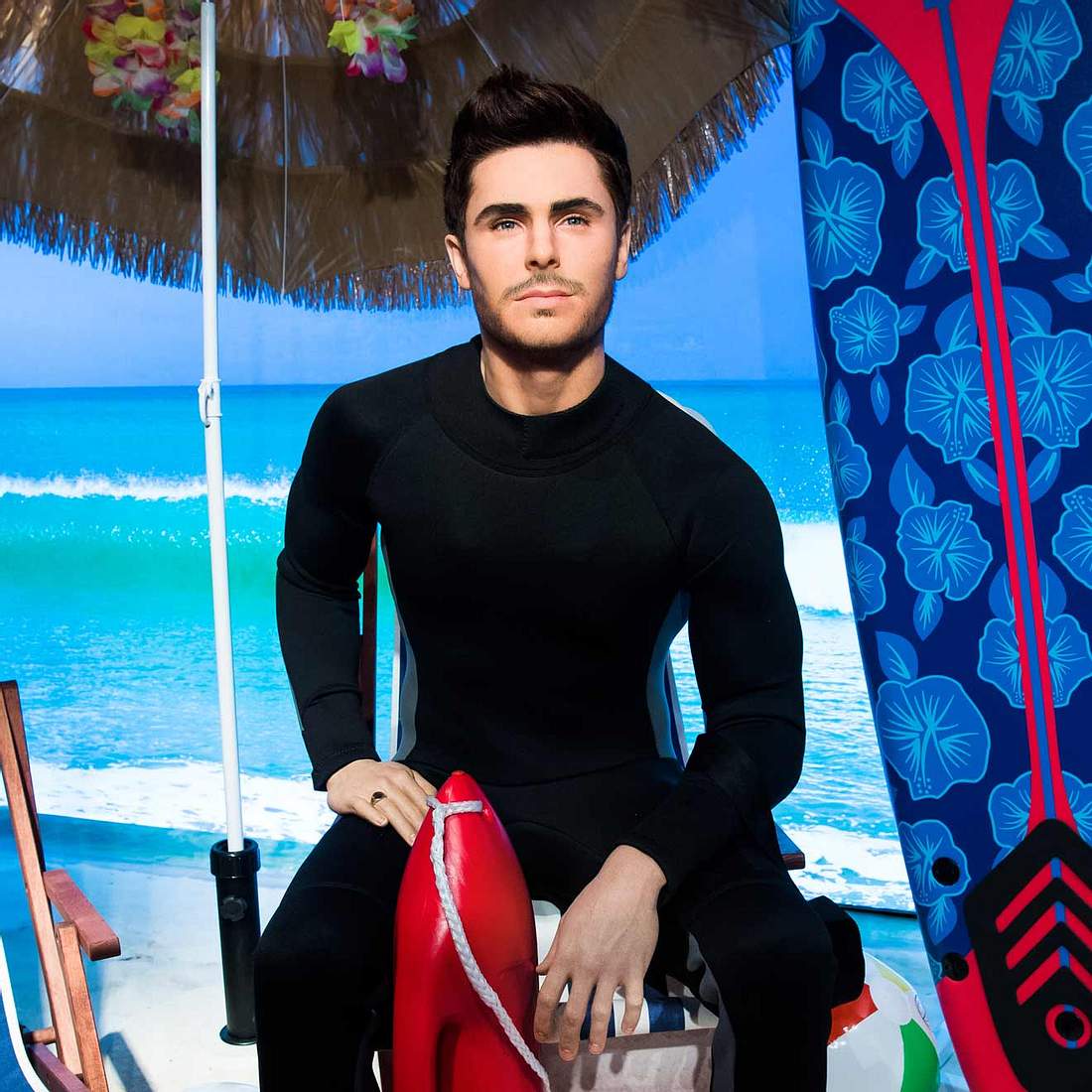 Zac Efron | Die komischsten Wachsfiguren der Stars | BRAVO