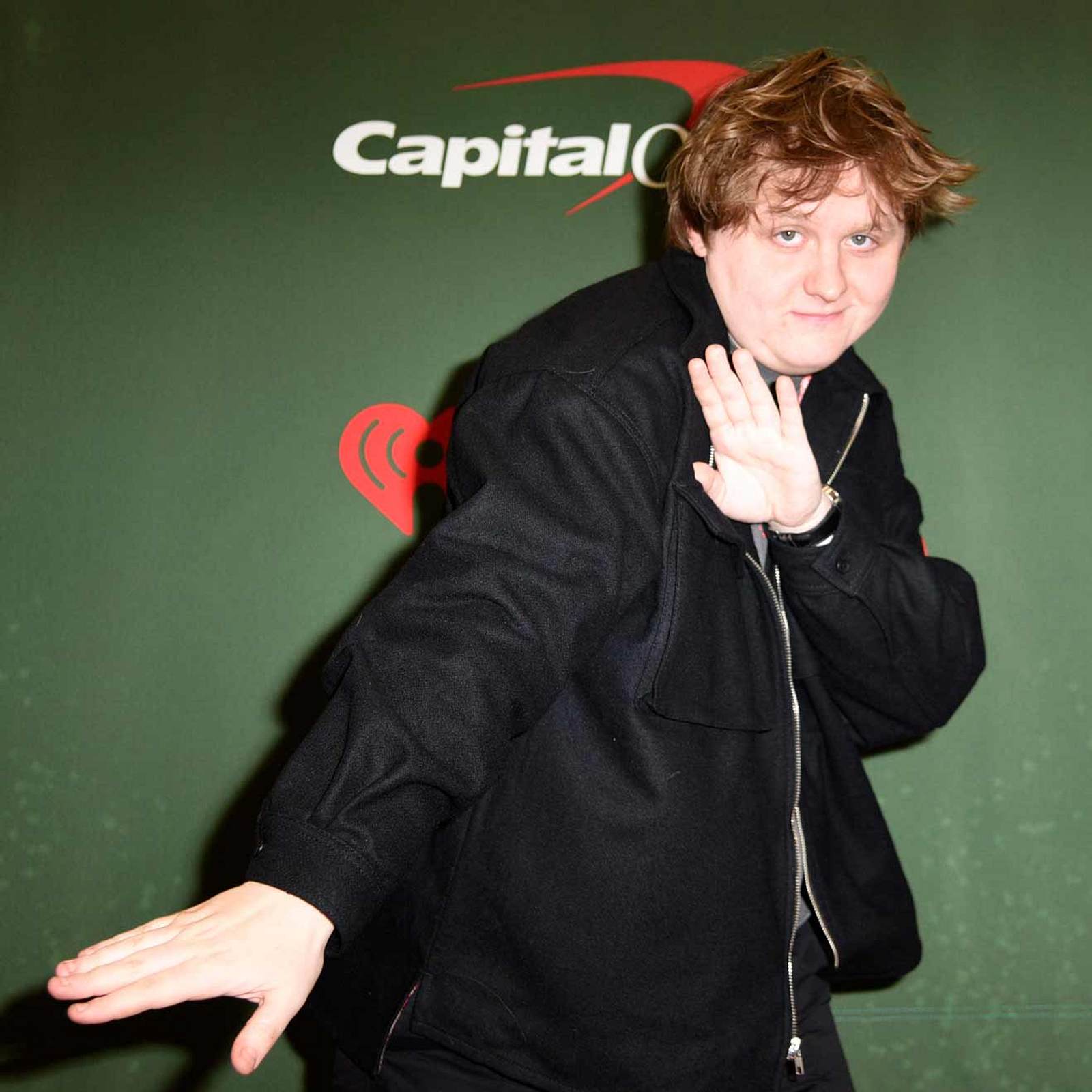 Lewis Capaldi: Foto-Shooting auf dem Klo! | BRAVO