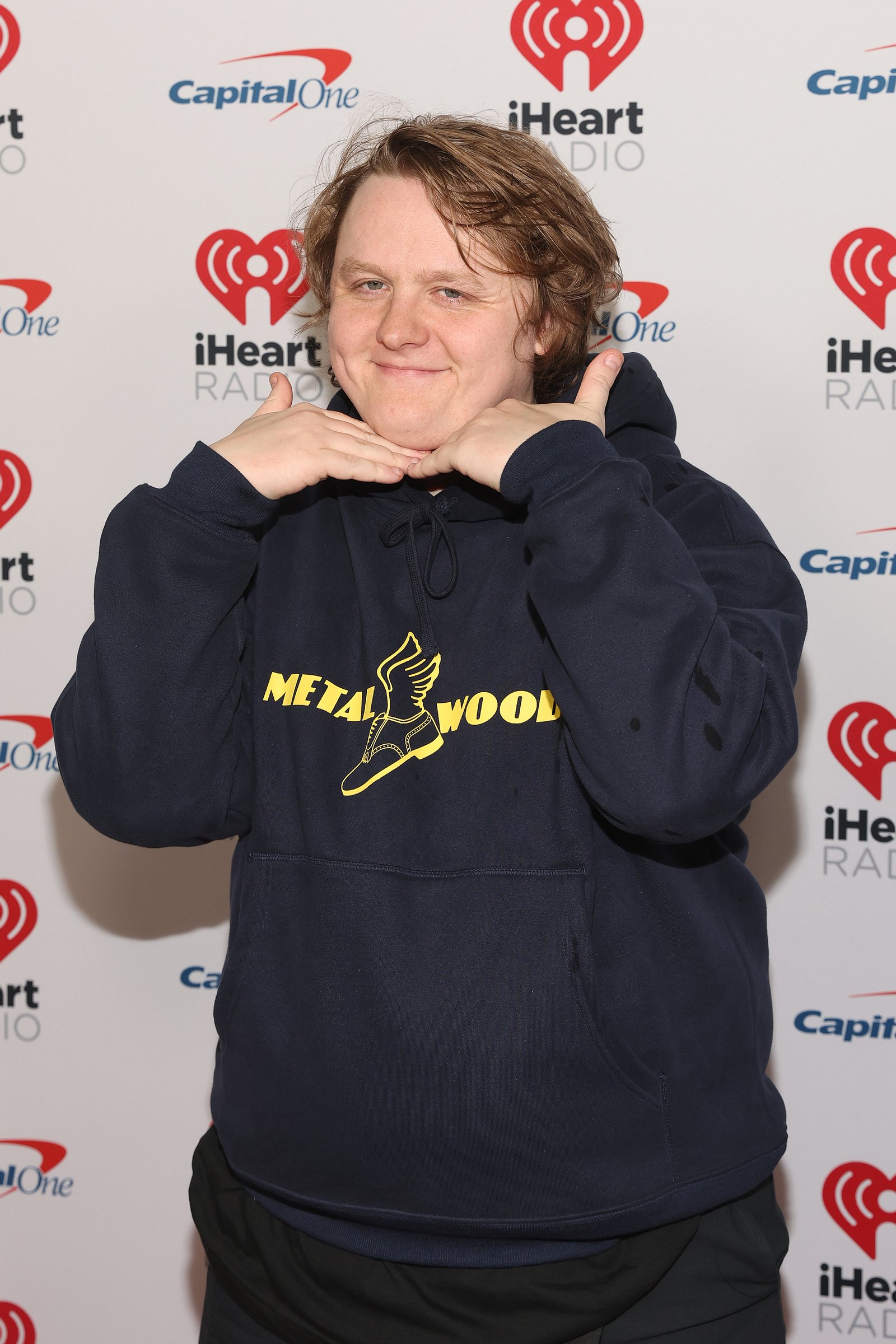 Lewis Capaldi: Netflix-Doku zeigt ihn privat wie nie! | BRAVO