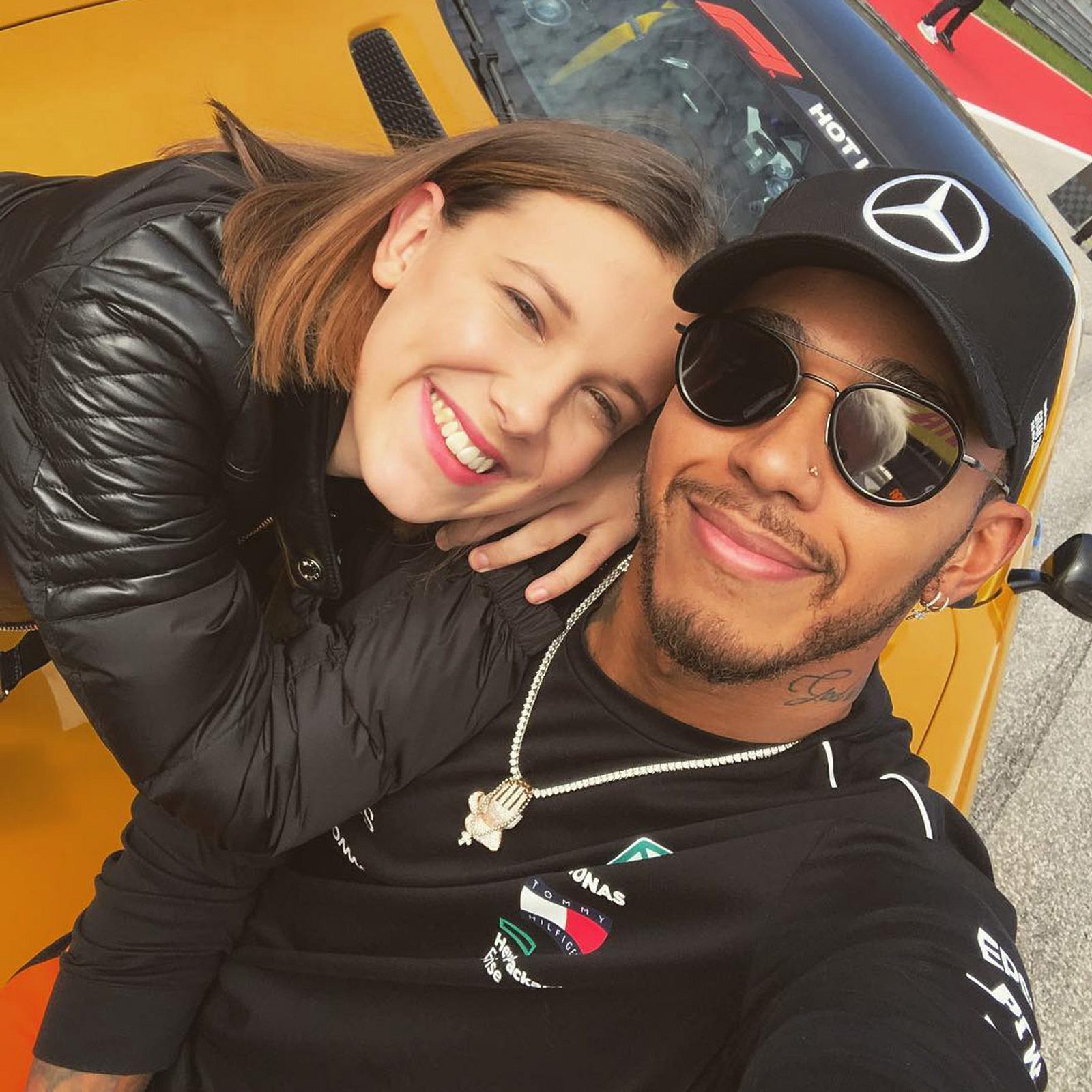 Millie Bobby Brown: Spritztour mit Lewis Hamilton | BRAVO
