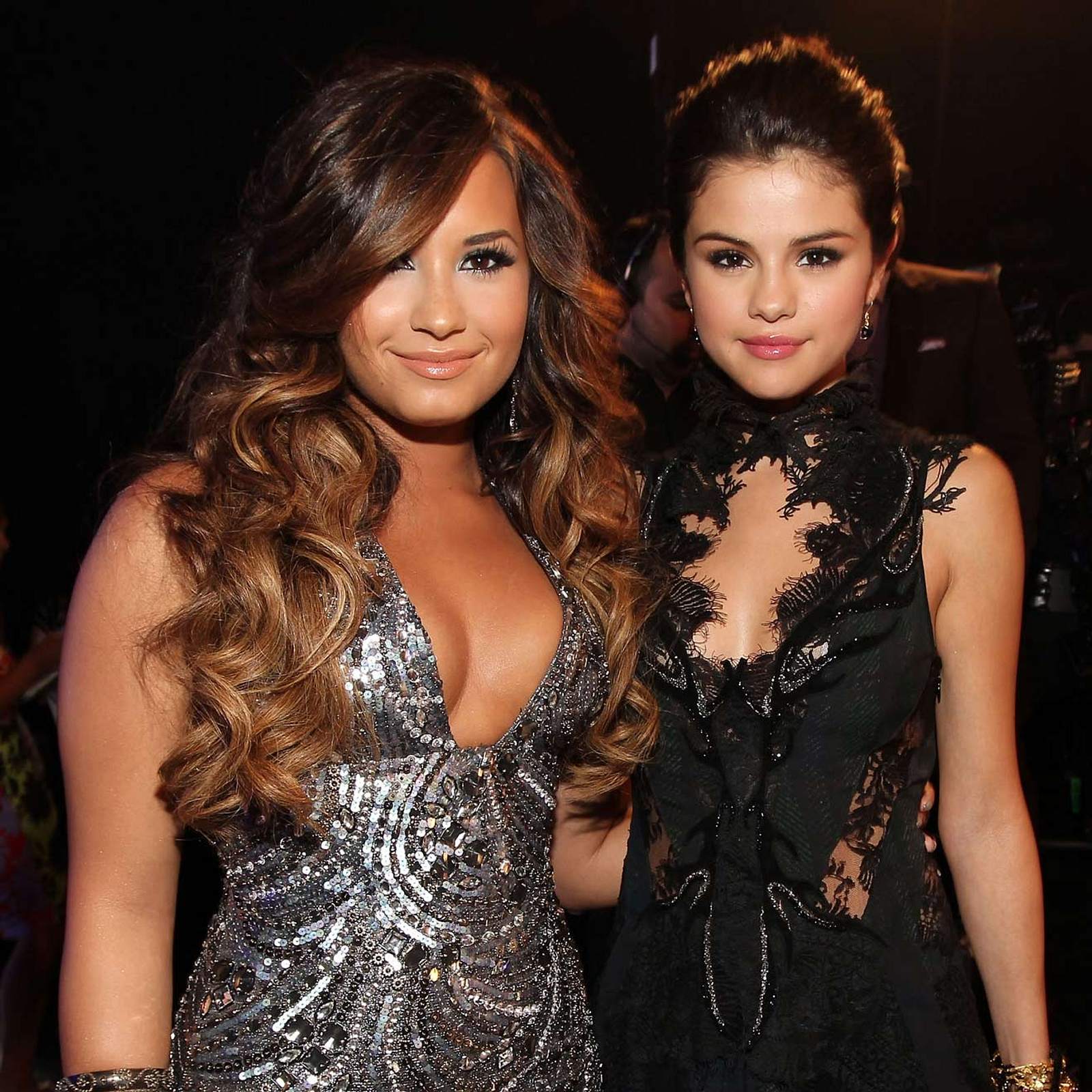 Nach jahrelangem Streit: Selena Gomez feiert Demi Lovato! | BRAVO Nach jahrelangem Streit: Selena Gomez feiert Demi Lovato! | BRAVO