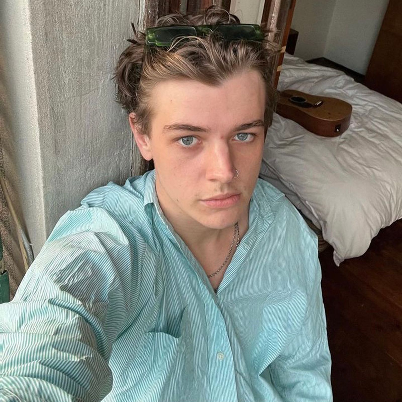 Newcomer*innen, die 2022 durchstarten: Thomas Headon | Newcomer*innen ...