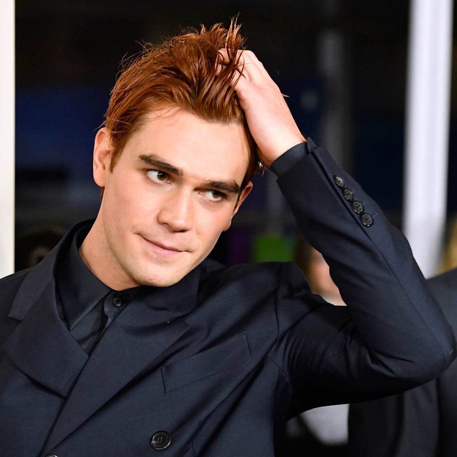 „riverdale“ Star Kj Apa Total Verwirrt Bravo
