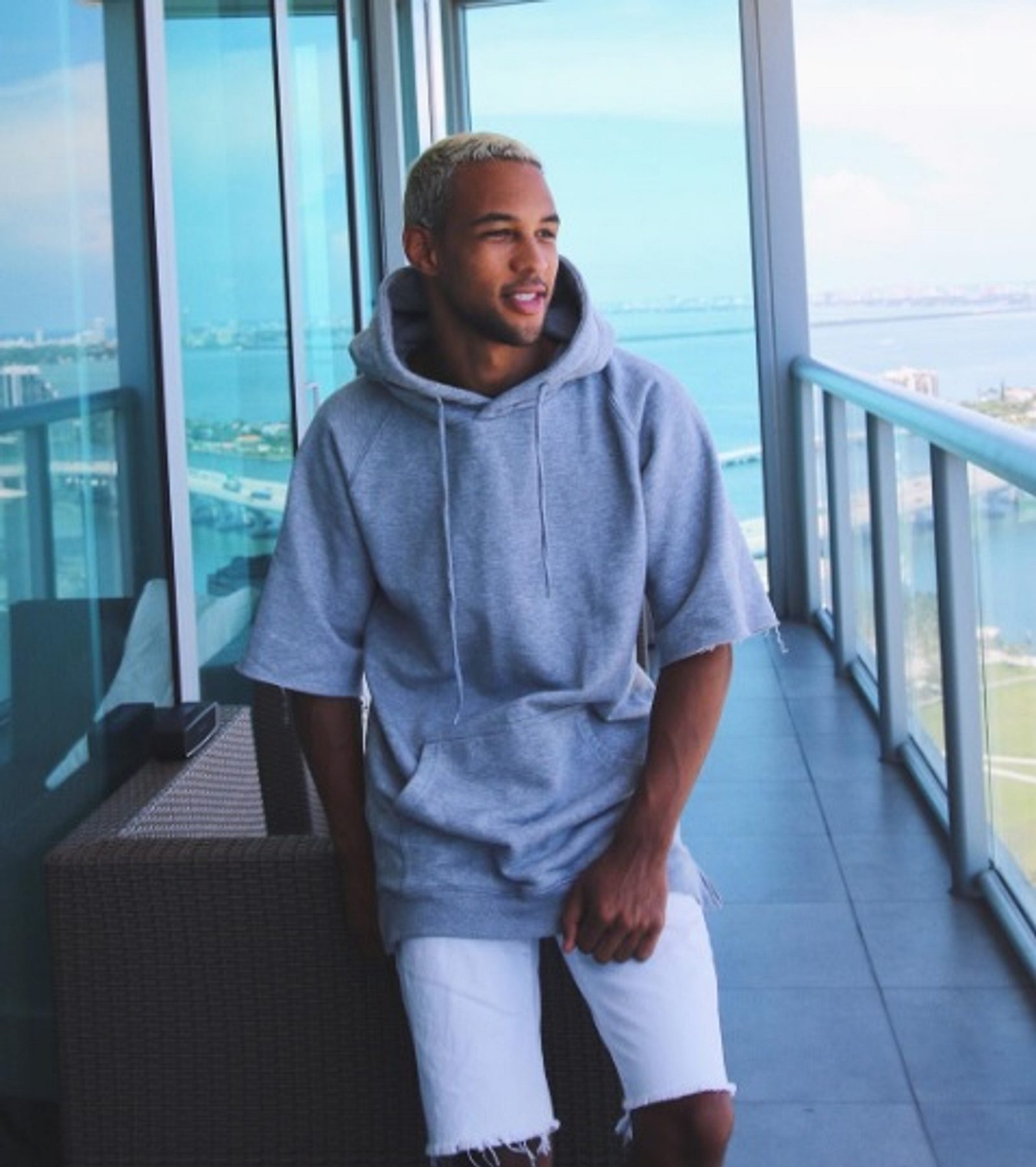 Simon Desue: Kanal bei Youtube wird gelöscht! | BRAVO