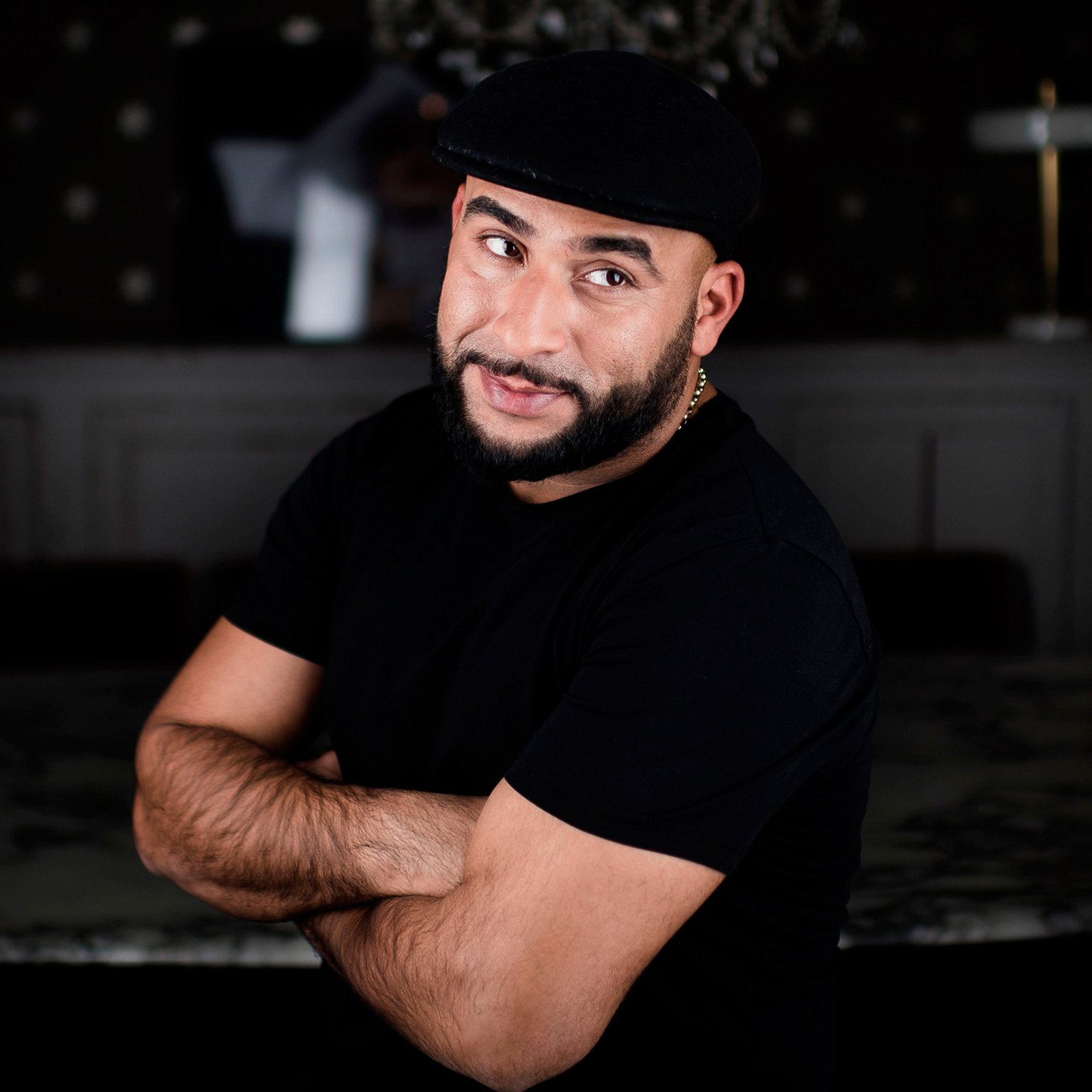 Veysel im Gefängnis wegen Körperverletzung | 31 Stars, die schon mal im ...