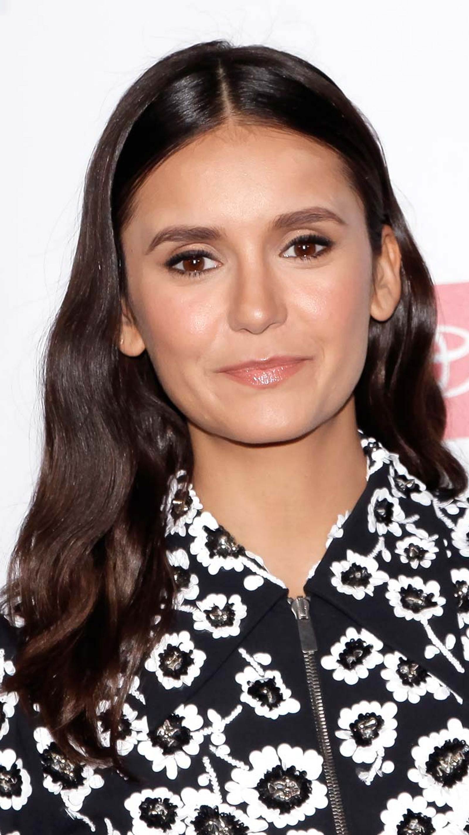 Nina Dobrev Ombre Haar